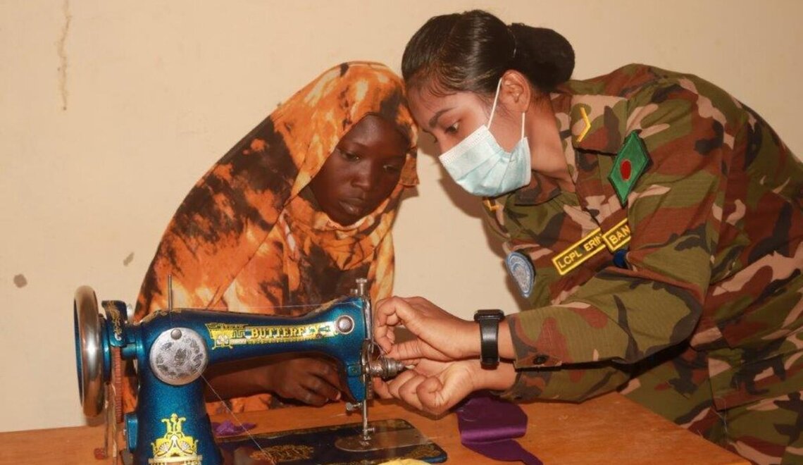 UNMISS peacekeepers teach Wau women money-making patterns | United ...