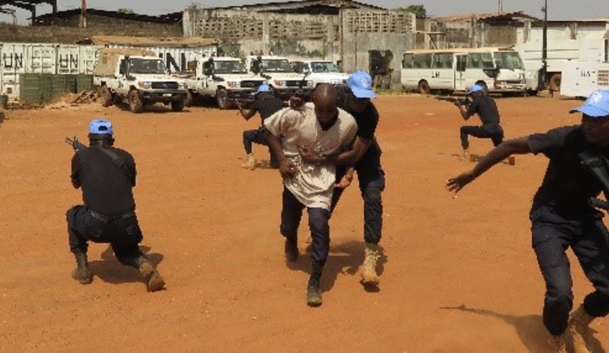 Des officiers de police sénégalais renforcent leurs compétences en ...